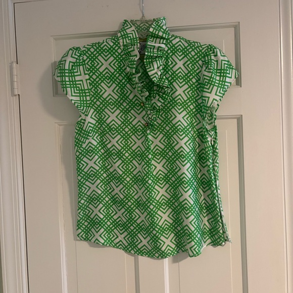 Elizabeth McKay | Tops | Elizabeth Mckay Green And White Geometric ...